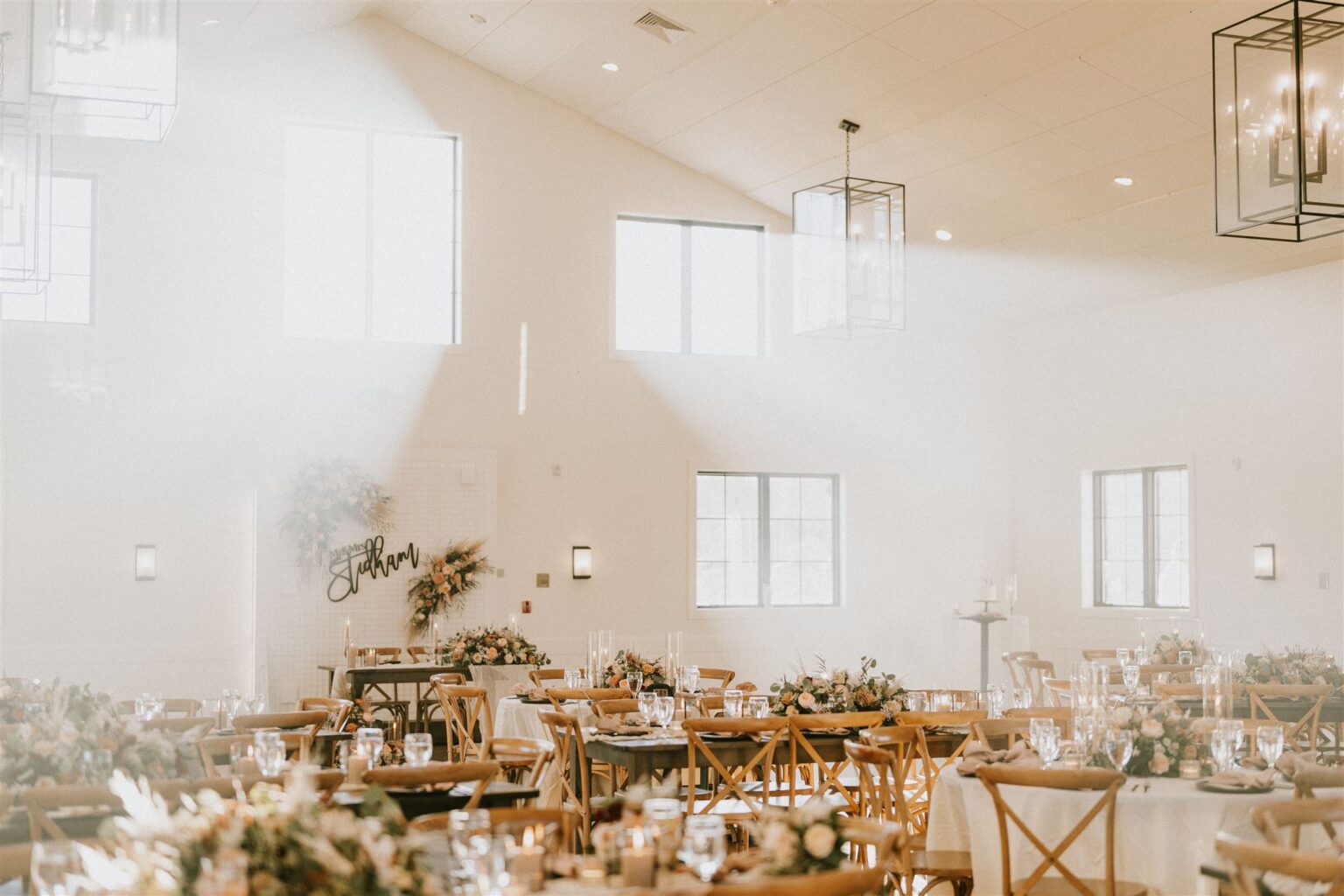 Modern Wedding Venue Checklist: 10 Must-Haves | hazelwoodweddingvenue.com